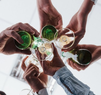 Happy Hour - HR טיילור מייד חווית עובדים